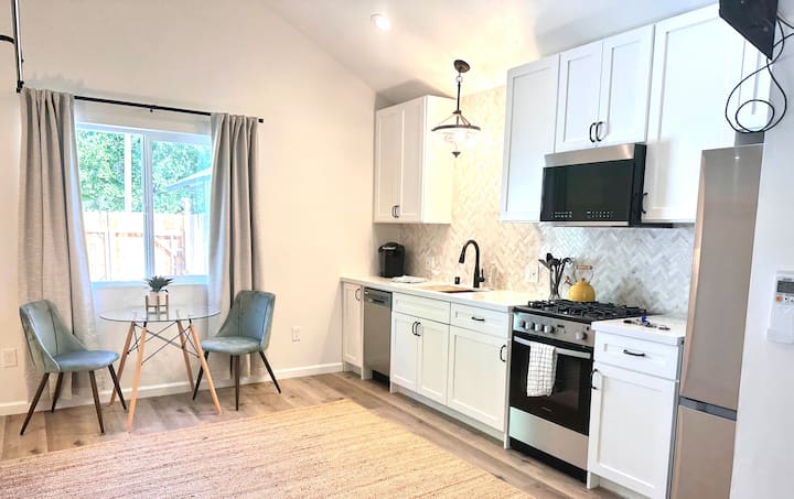 Sacramento Bungalow. - Sacramento, CA