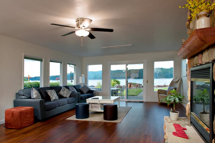 Hoodsport Beachfront Escape: Game Room/ev Charger - Potlatch State Park, Shelton