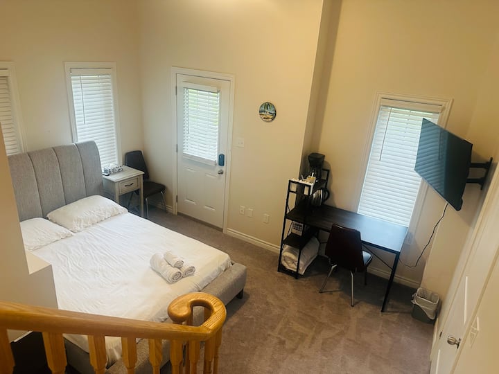 Hotel-style Private Main Level Unit - Guelph