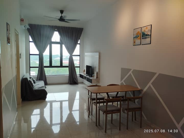 新山 D Summit 宽敞现代2房 | 高速Wifi | 近商场&高速路 - Johor Bahru