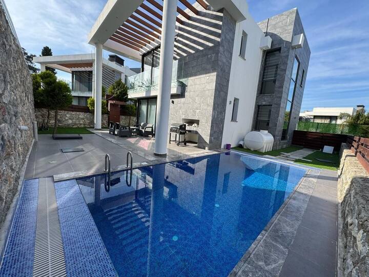 Harika Tatil İçIn Muhteşem Vila - Edremit