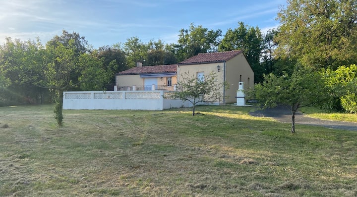 Dordogne -Périgord Noir Maison Avec Piscine Privée - Le Roc