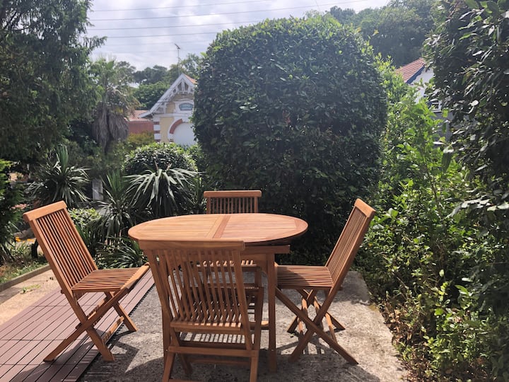 Appartement Avec Cour Et Jardin - Arcachon