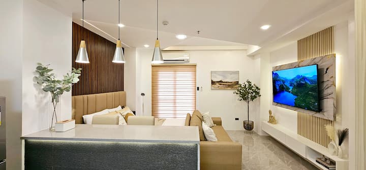 Cozynest: Chic Haven Smart Studio Unit 205 - Angeles