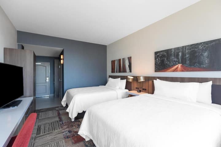 2 Pet-friendly Units! Onsite Parking - Oakland, CA