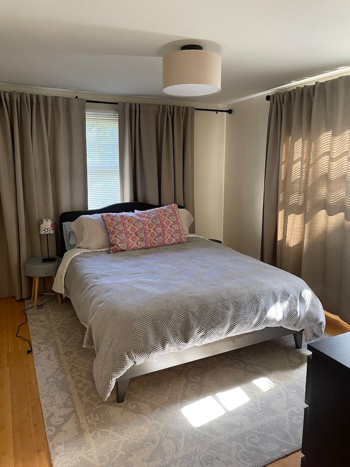 Short Walk To Uc Berkeley - Charming 2br @ Elmwood - Berkeley, CA