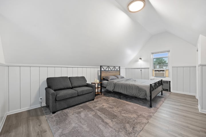 Downtown Apartment Near Train - White Plains, NY