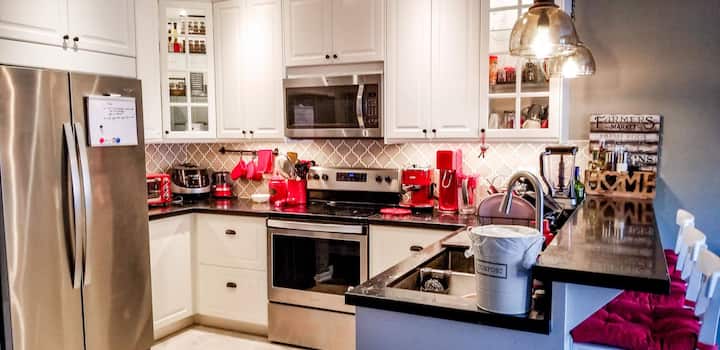 5 Mins Walk To York U Subway - Toronto, ON