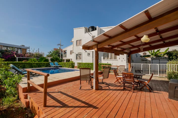 Villana House, Sector Exclusivo Con Piscina Y Aseo - San Andrés