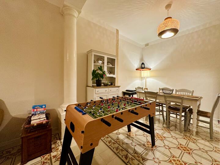 Elegant Charm / Sea-side / Table Soccer - La Valette