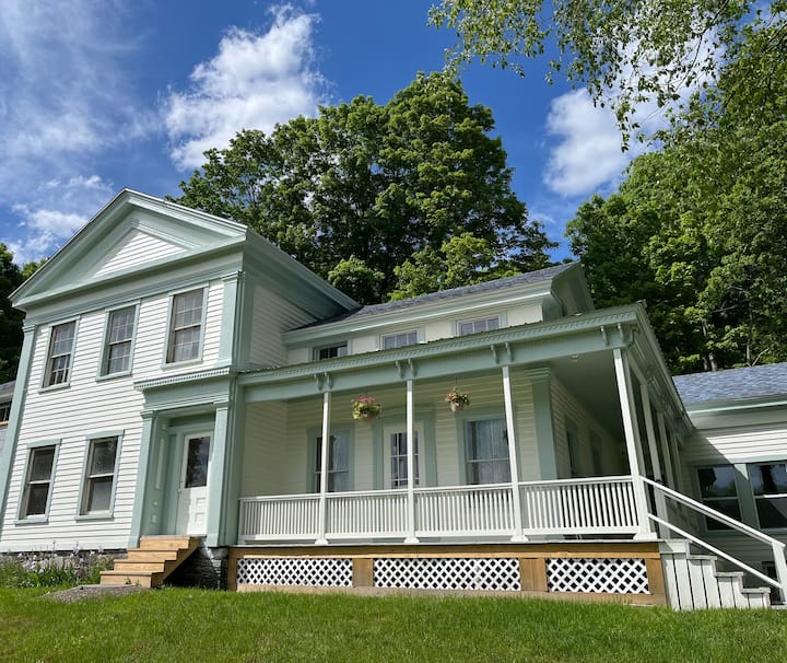 Plain & Fancy Farmhouse - Oneonta, NY