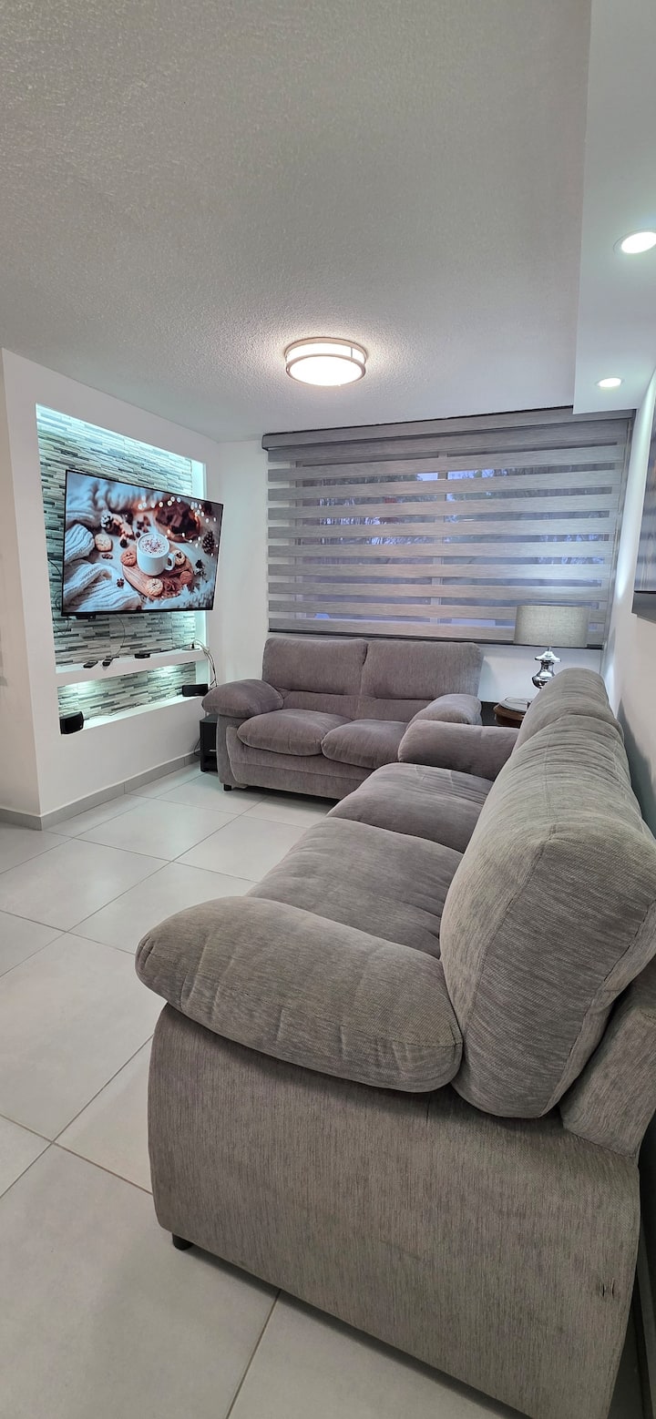 Lujosa Habitación En Renta. - Toluca