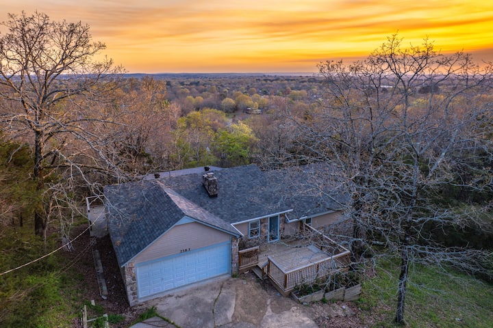 Mountain Cozy House - Conway, AR