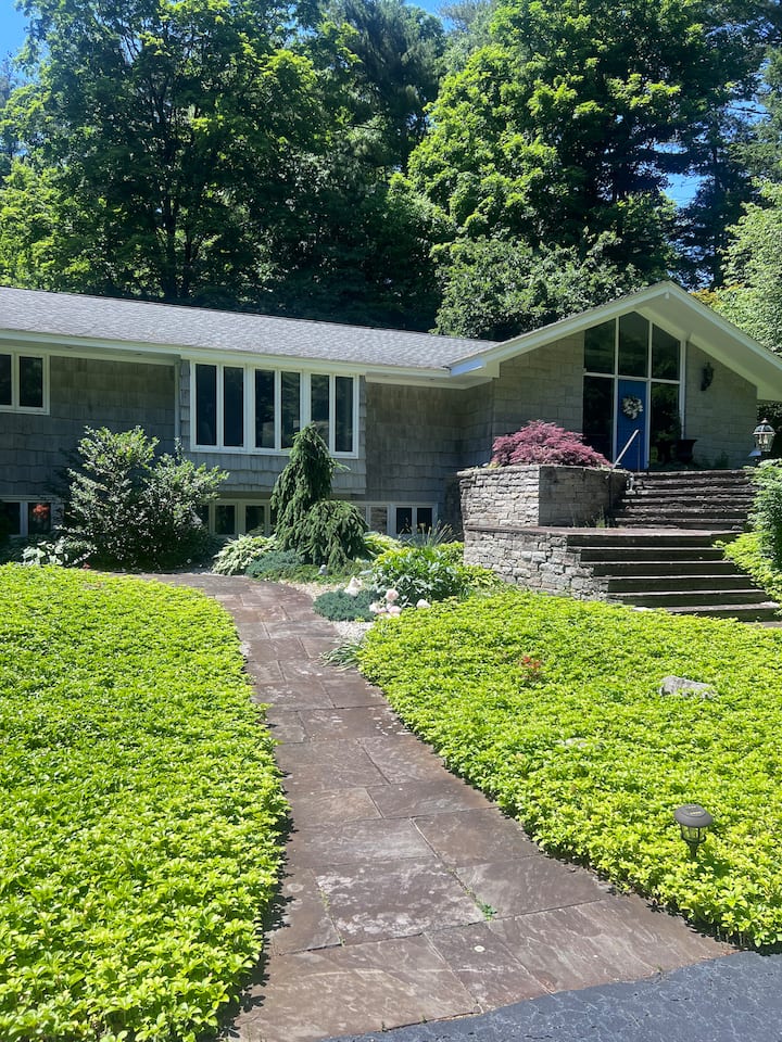 Cozy Ranch Style Private House. - Farmington, CT