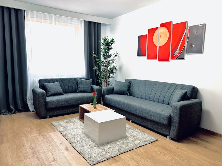 U.n.d.e. Home - Bucarest