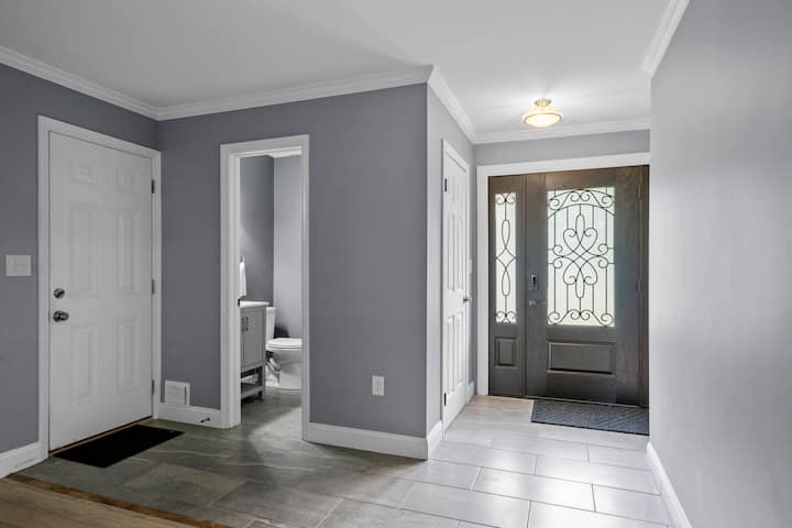 Saratoga 4br Near Spac | Track | Hot Tub Fire Pit - Saratoga Springs, NY