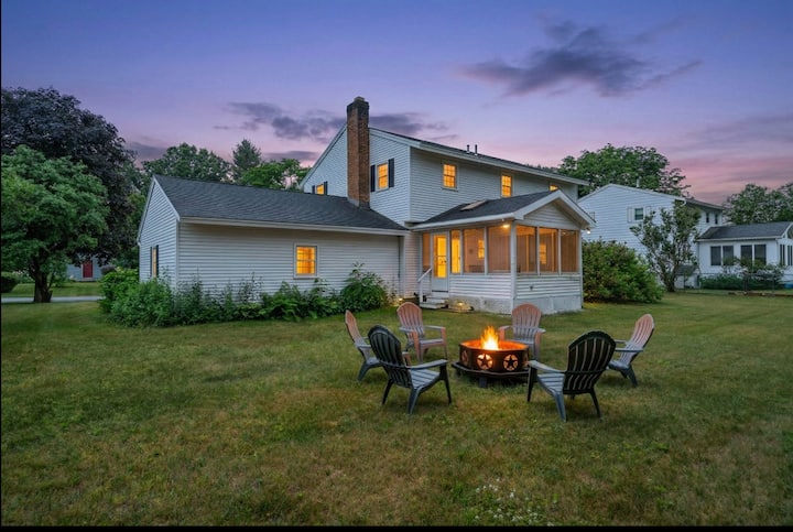 Saratoga 4br Near Spac | Track | Hot Tub Fire Pit - Saratoga Springs, NY