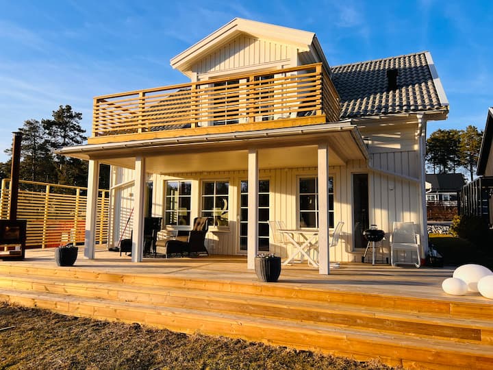 Strandnära Villa På Maln - Hudiksvall