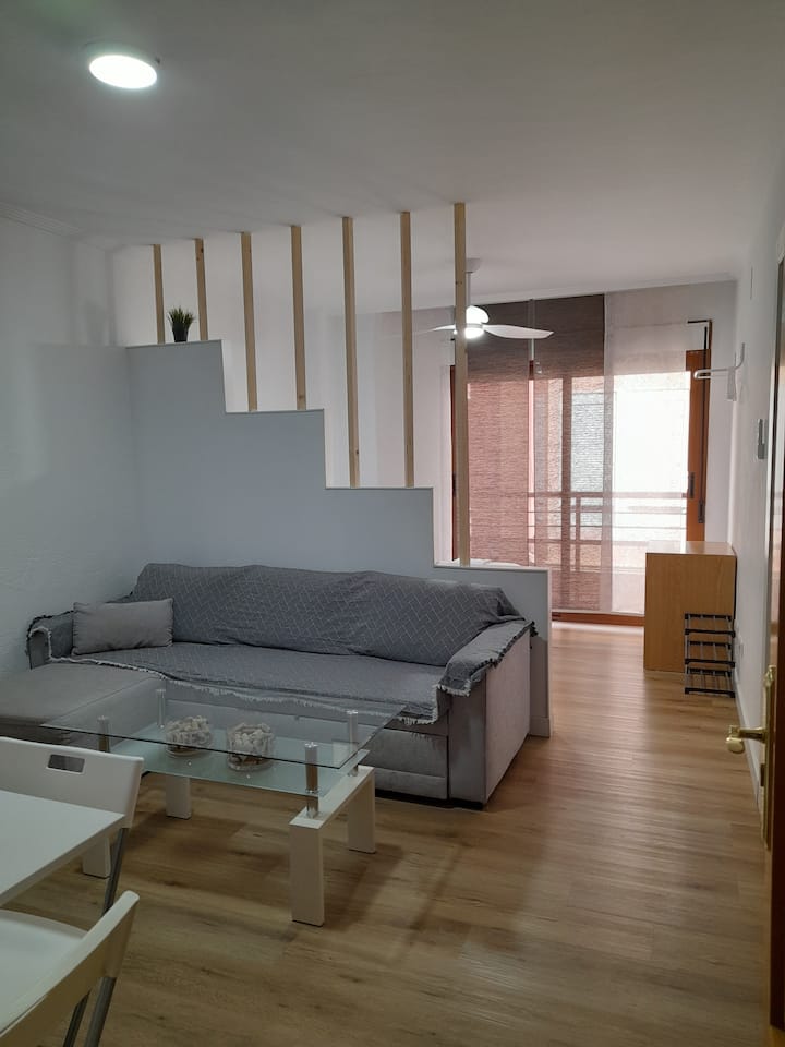 Cómodo Aparta Estudio Céntrico En Alicante - Alicante