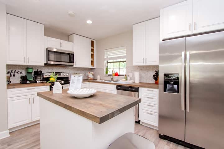 3/2 Pet Friendly Huge Yard Riverview Home - Riverview, FL