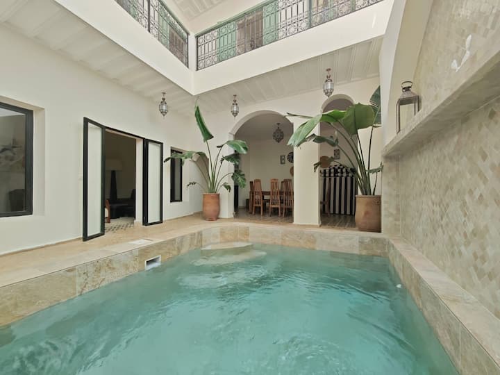 Riad White Cactus Piscine Chauffée Petit Déjeuner - 마라케시