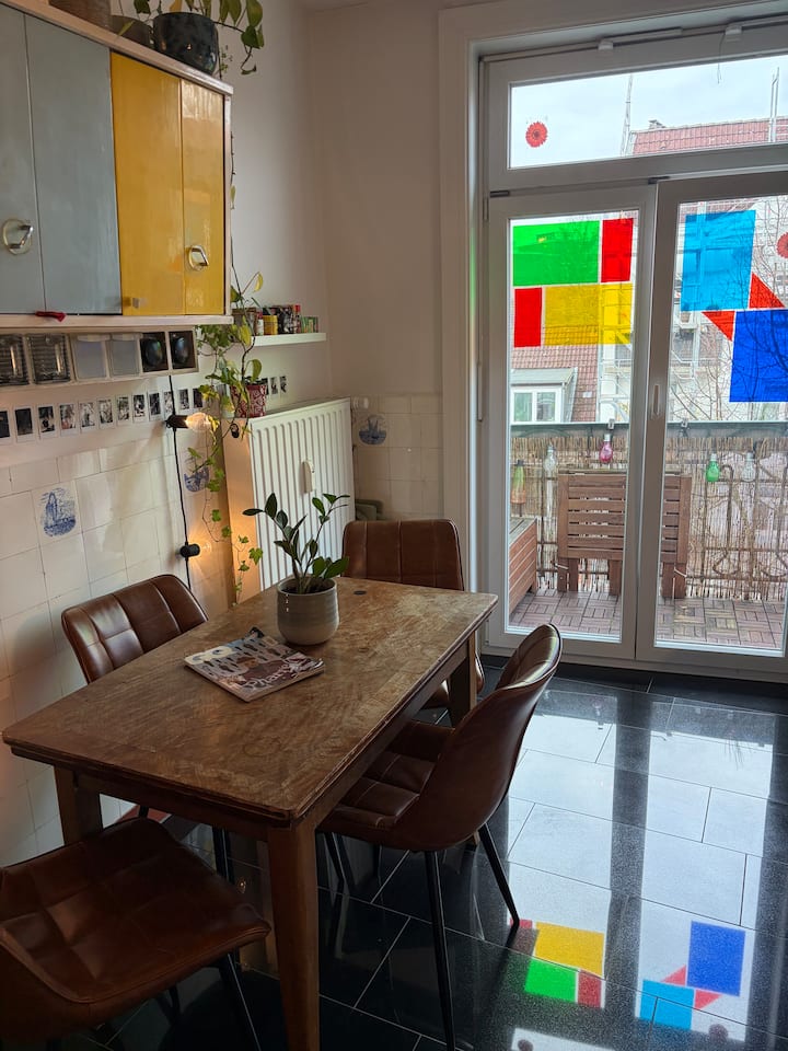 Balkonwohnung Mit 2x Schlafzimmer Für 4 Personen - Hamburg