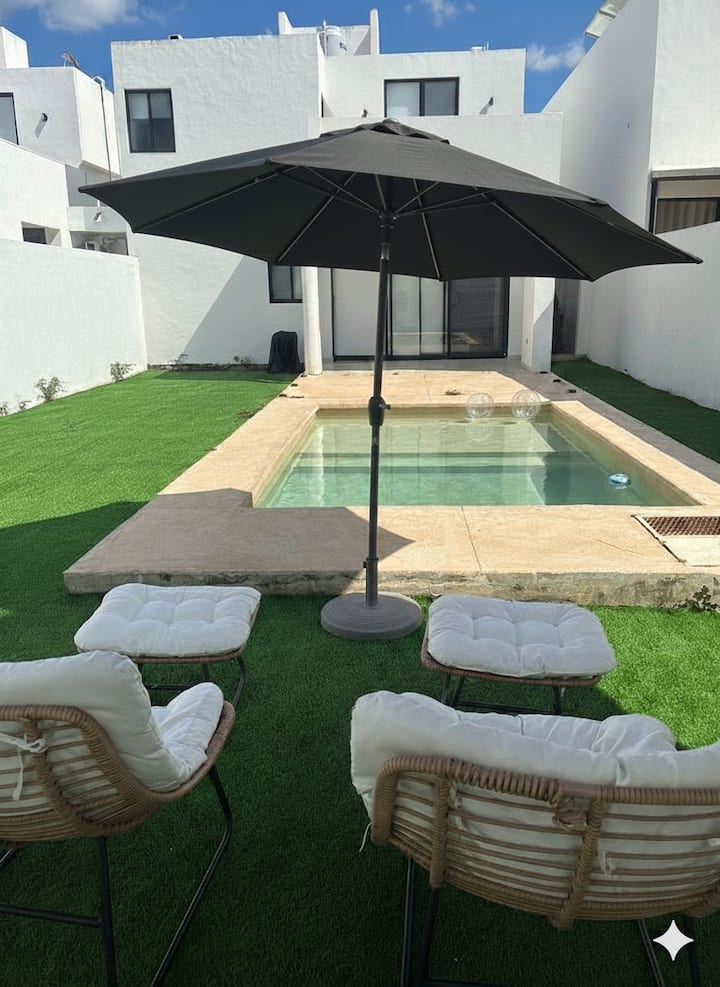 ÁNgeles: Amplia Casa C/alberca En Conkal Yuc. Mex. - Yucatán