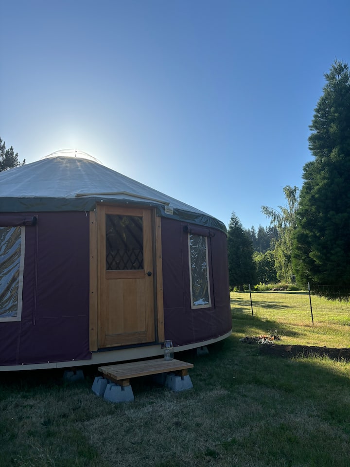 Cozy Yurt Retreat On Flower Farm - Albany, OR