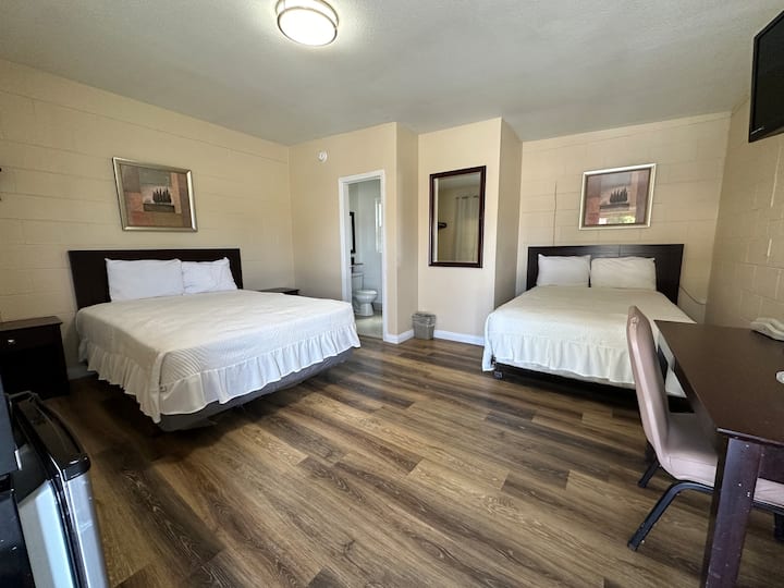 Royal Inn & Suites Hemet - Hemet, CA