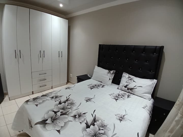 D'lite Rooms-near Carnival City Casino - Brakpan