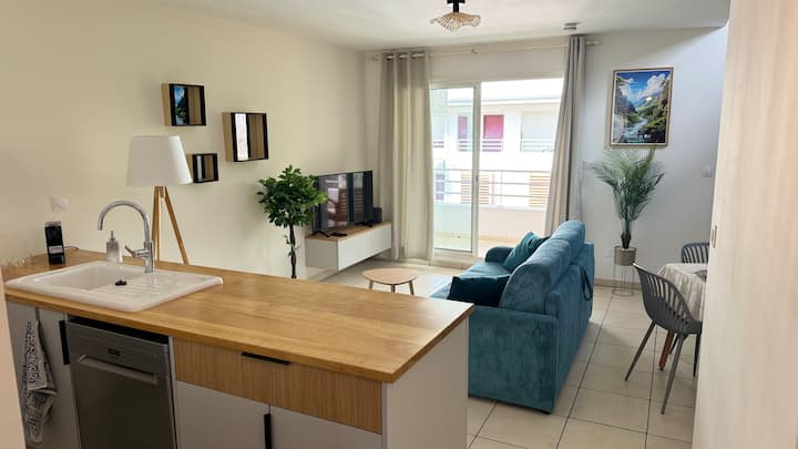 Duplex Spacieux Avec Terrasse Proche Centre-ville - Saint-Denis, La Réunion