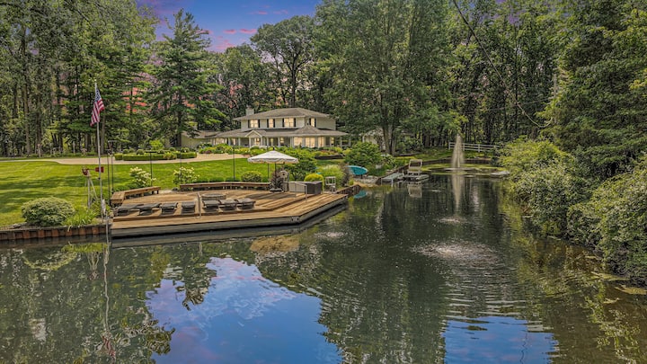 Klinger Lake Cove-sleeps 16-24 - Constantine, MI