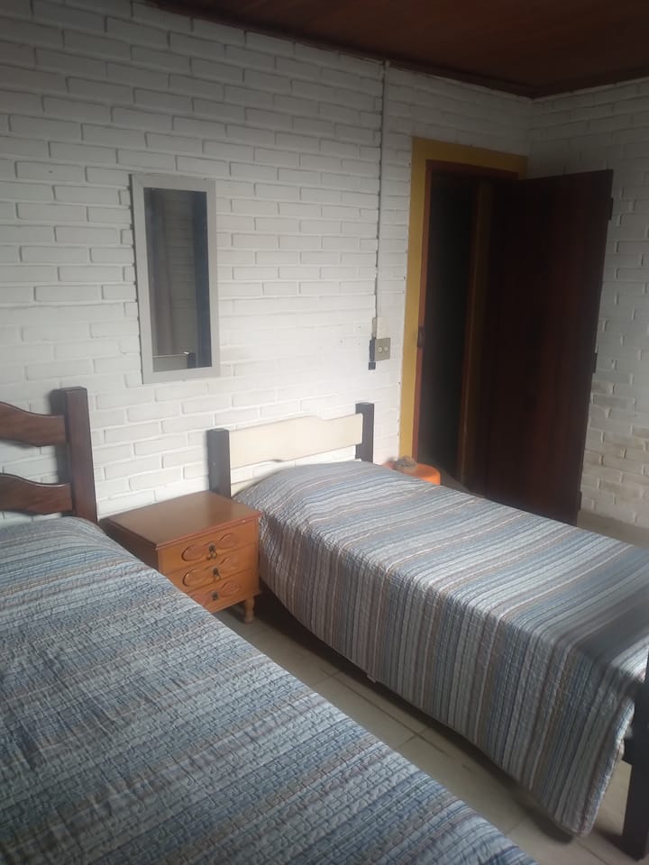 Quarto  Duas Camas De Solteiro - Vinhedo