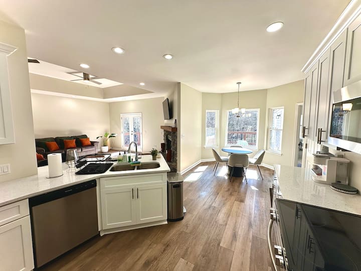 Spacious Home Near Atlanta | Peaceful & Private - Douglasville, GA