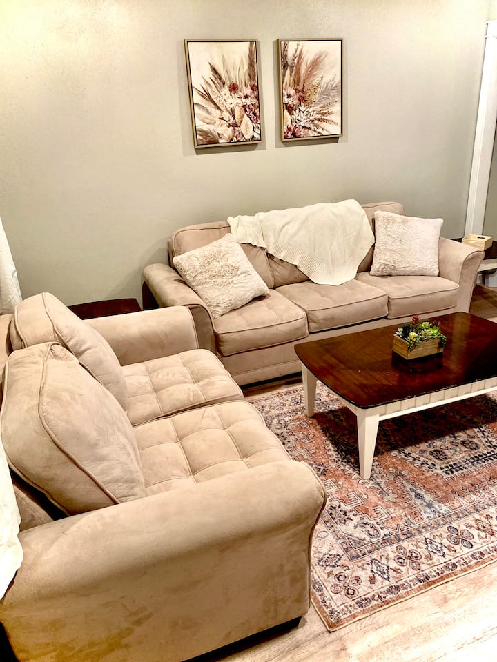 Cozy Apartment - Cedar Rapids, IA