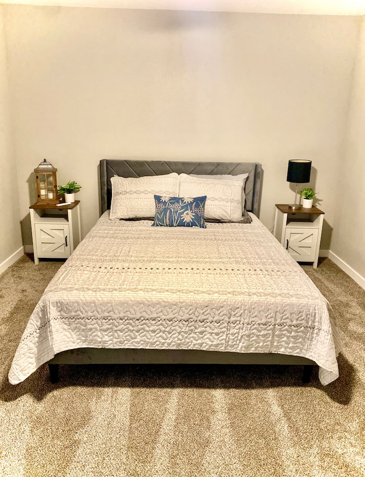 Cozy Apartment - Cedar Rapids, IA