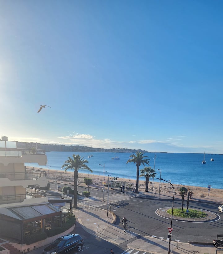 Front De Mer, Parking Et Linge - Fréjus