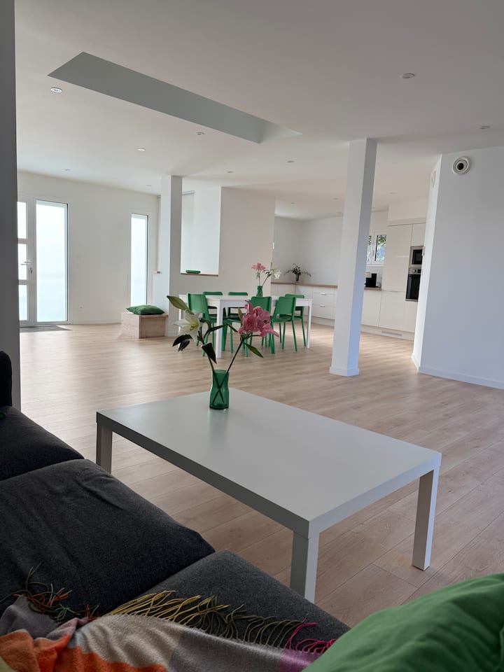 Maison Avec Plancher En Verre ! Proche, Bordeaux. - Le Bouscat