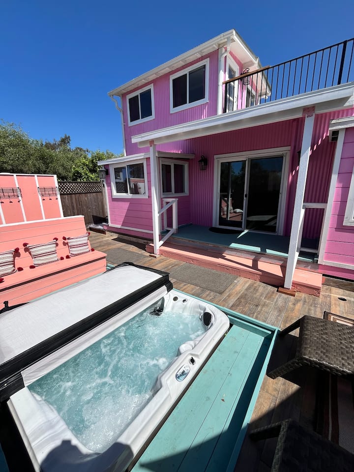Pink Palace Farmhouse W/ Hot Tub & Fire Pit - Carpinteria, CA