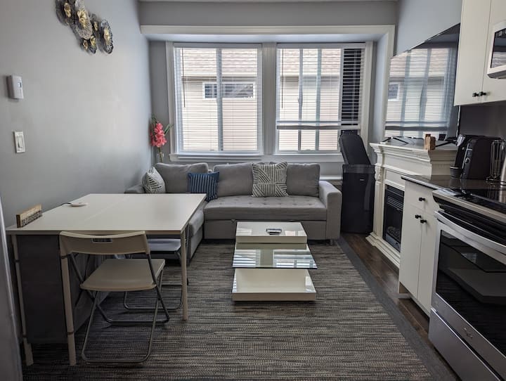 Cozy Coach Home - Langley