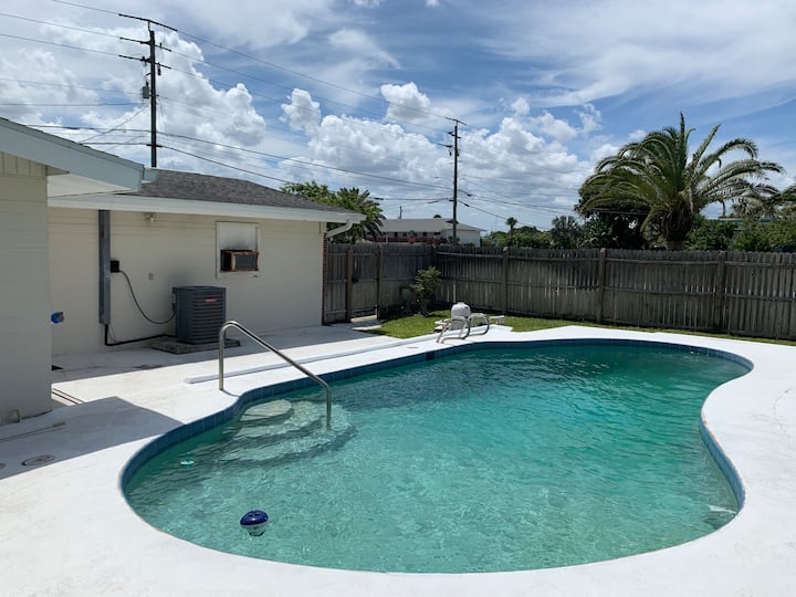 Cozy Beachside Retreat - Port Orange, FL