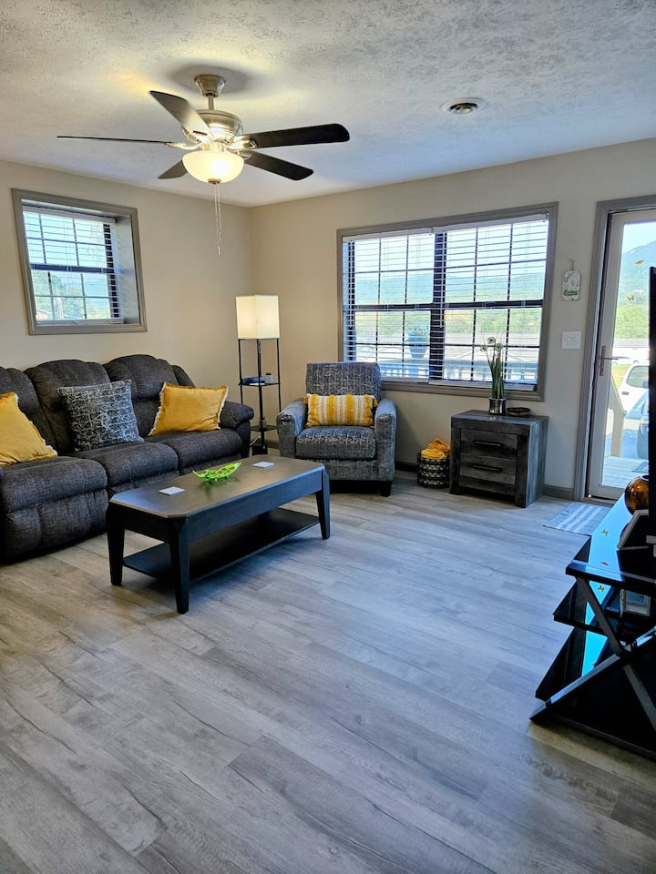 Mountain View Retreat - 1  1/2 Mile From Lmu - Cumberland Gap, TN