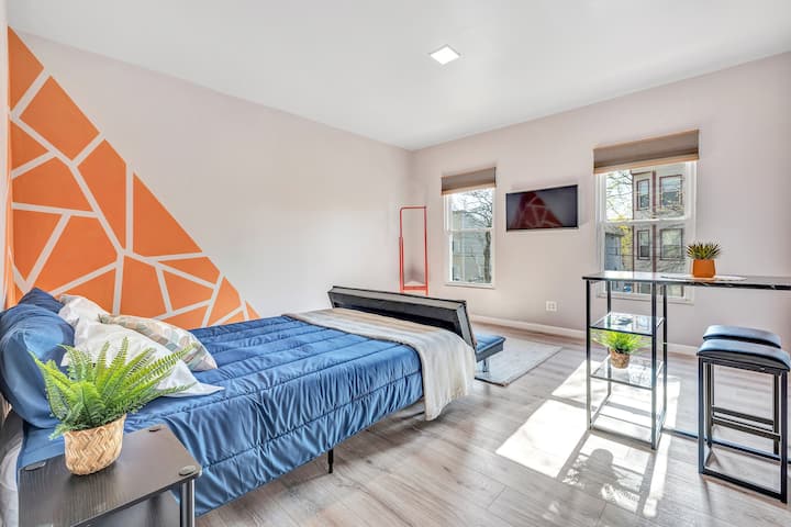 2br/1ba W/sleeper Sofa 2nd Floor - New Haven, CT
