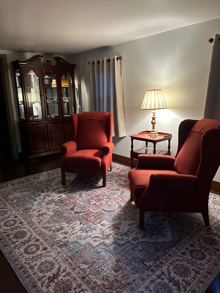 Cozy Cottage, Modern Amenities - Youngstown State University, Youngstown