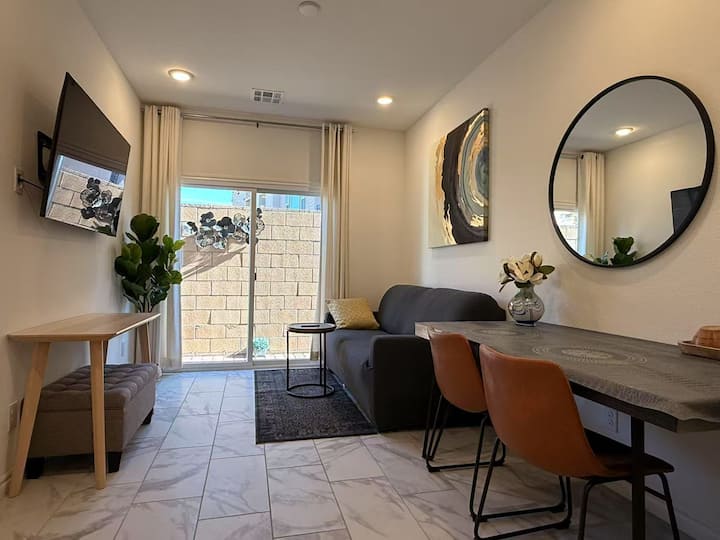 Lovely 1b1b Private Suite In Henderson! - Henderson, NV