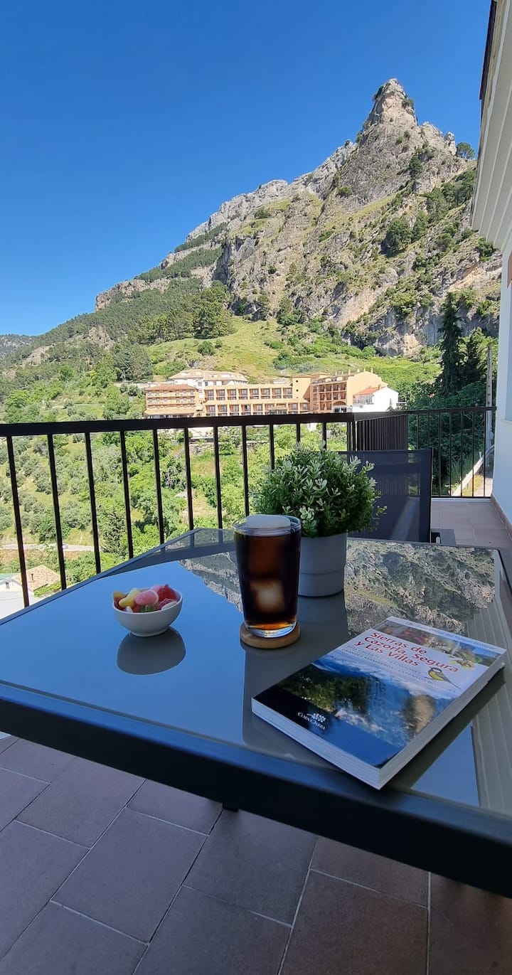 La Posada Del Castillo · Vistas Y Parking - Arroyo Frio