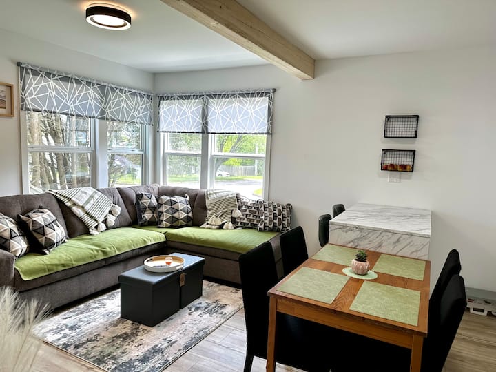 Bright And Compact Urban Nook! Near Hospital & Lu! - Thunder Bay