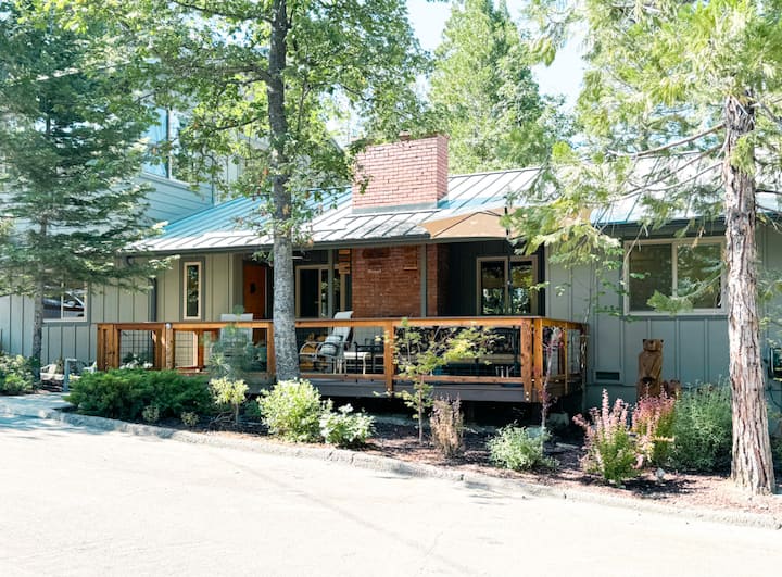 Newly Renovated Bass Lake Cabin - Bass Lake, CA