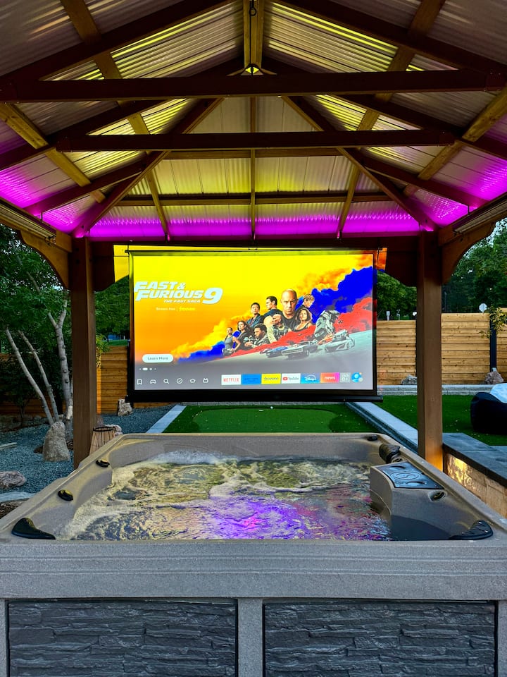 Arvada Olde Town Oasis Accomodates 24 People - Golden, CO