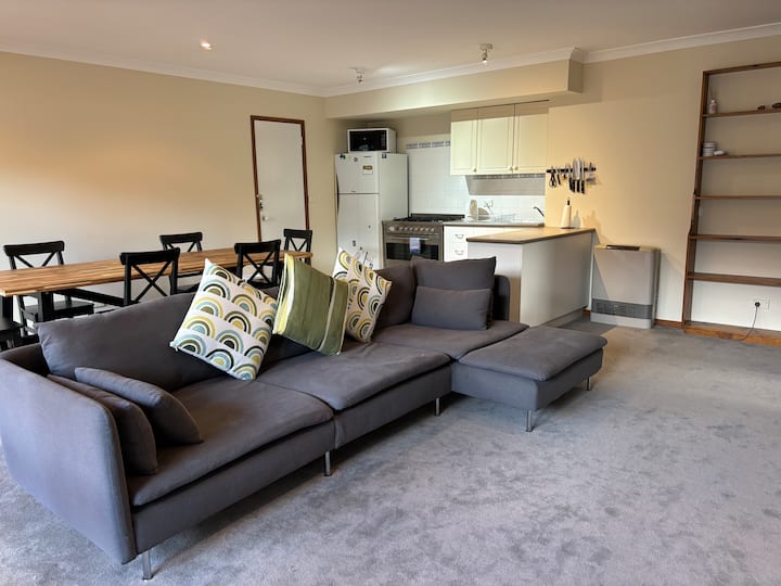 Cozy 2 Bed Guesthouse: Self Contained - 坎培拉